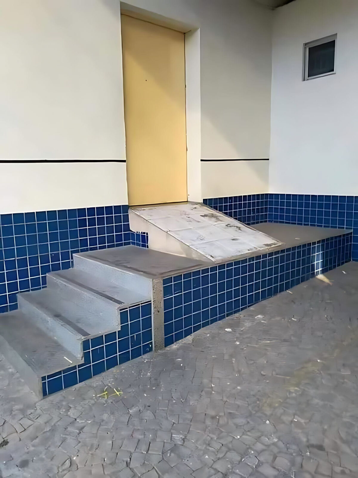 20 Construction Fails That Are Holding on by a Prayer - Funny