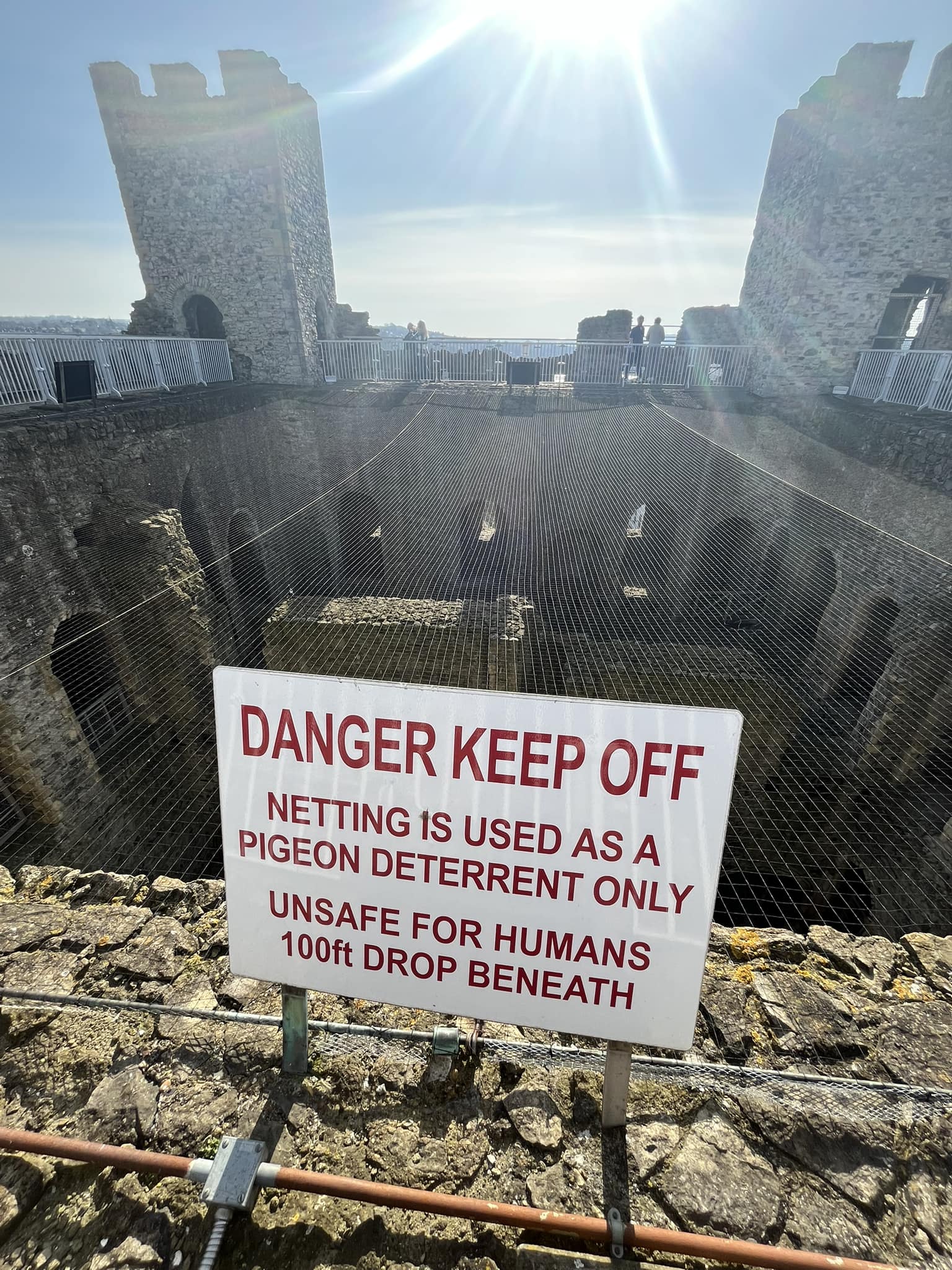 25 Funny Disclaimers That Had to Be Written Because Someone Was an ...